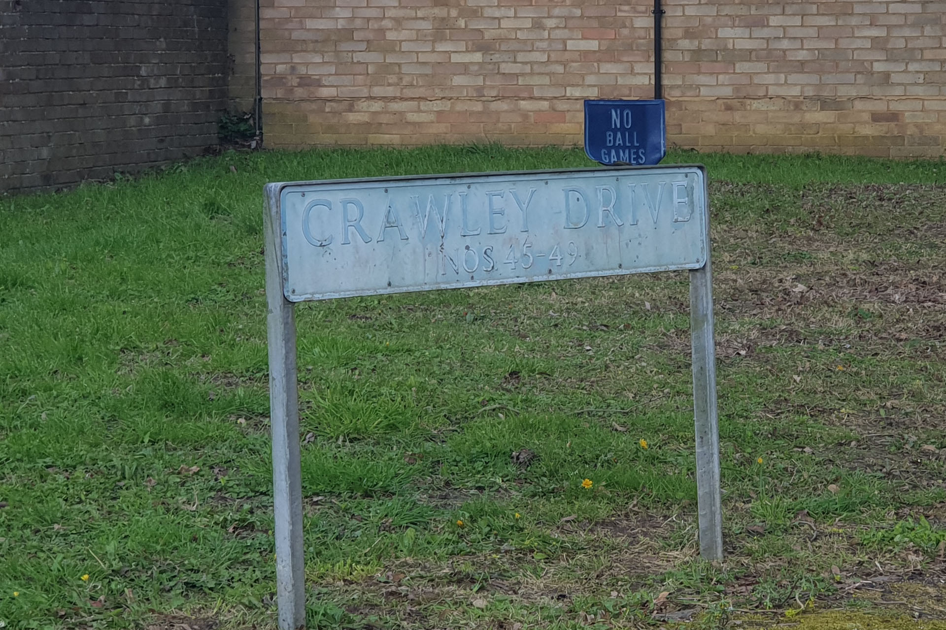 Latest on Grovehill Road Signs - Grovehill Conservatives website